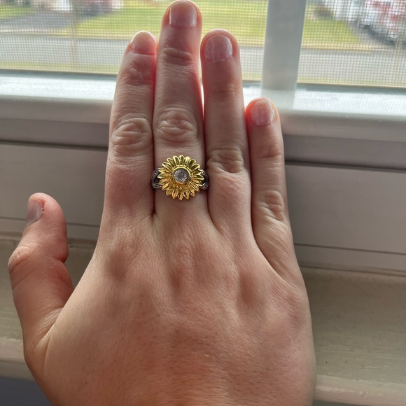 Jewelry | 18k Sunflower Diamond Statement Ring | Poshmark